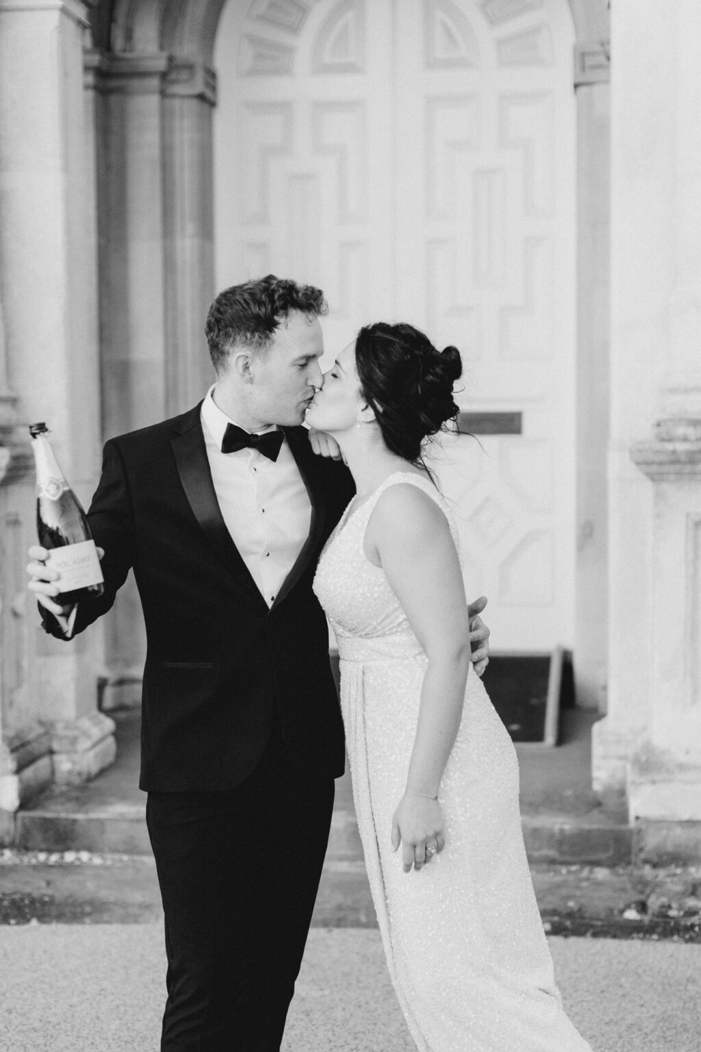 The Perfect Champagne Spray Wedding Photos - aureliaallenphotography.com